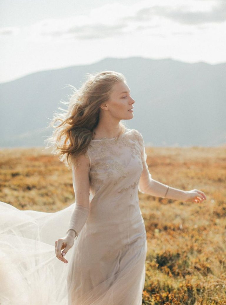 20 Romantic Ethereal Wedding Dresses