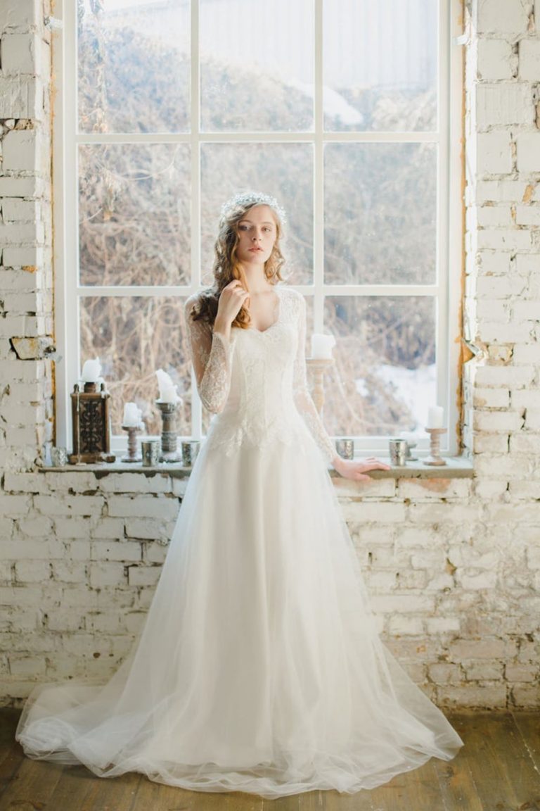 20 Romantic Ethereal Wedding Dresses
