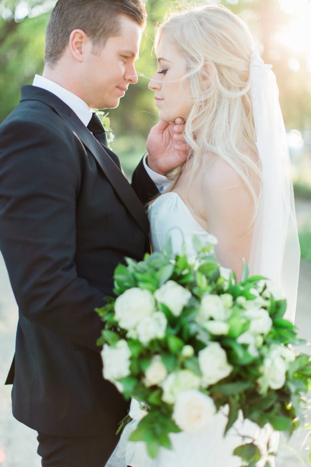 Modern Romantic Wedding at White Light by Grace Studios Photography ...